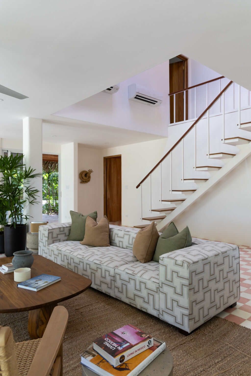 Pink House – Cola Blanca Studio