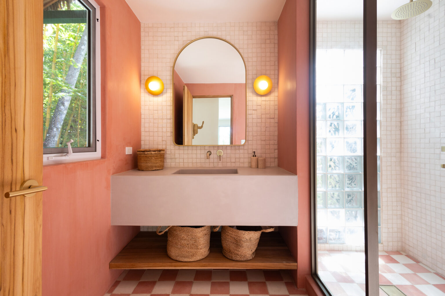 Pink House – Cola Blanca Studio