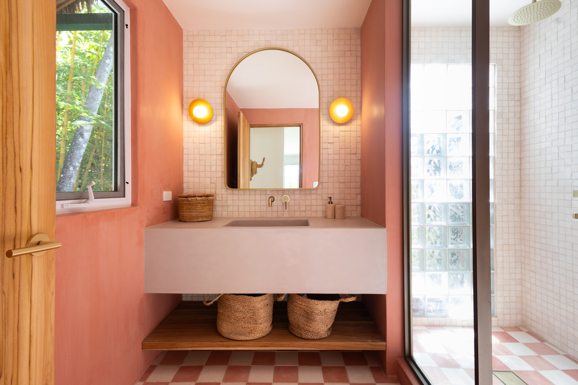 Pink House – Cola Blanca Studio