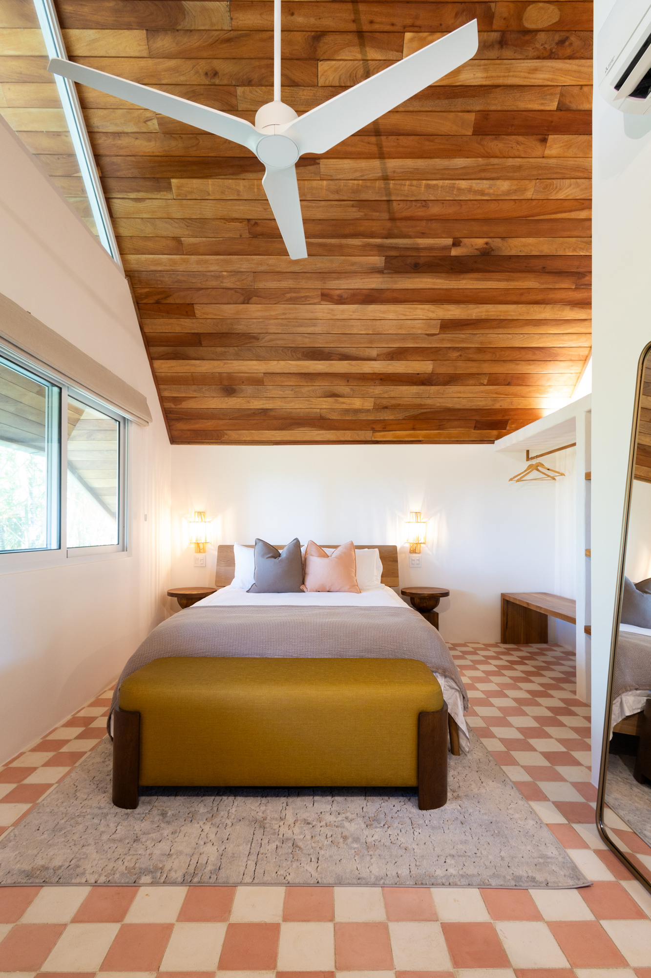 Pink House – Cola Blanca Studio