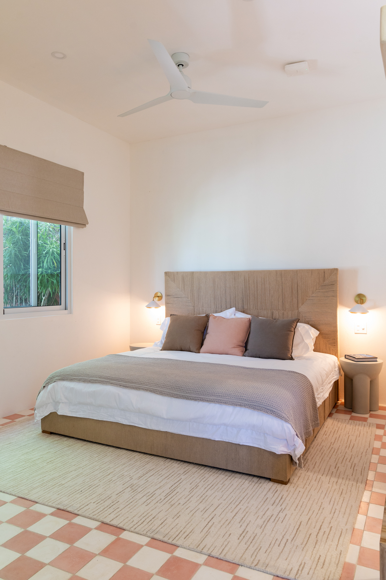 Pink House – Cola Blanca Studio